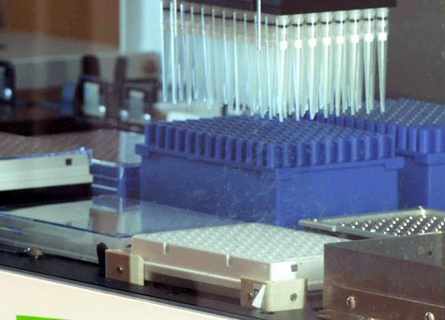 Virology lab is on close watch for omicron - UW Medicine | Newsroom